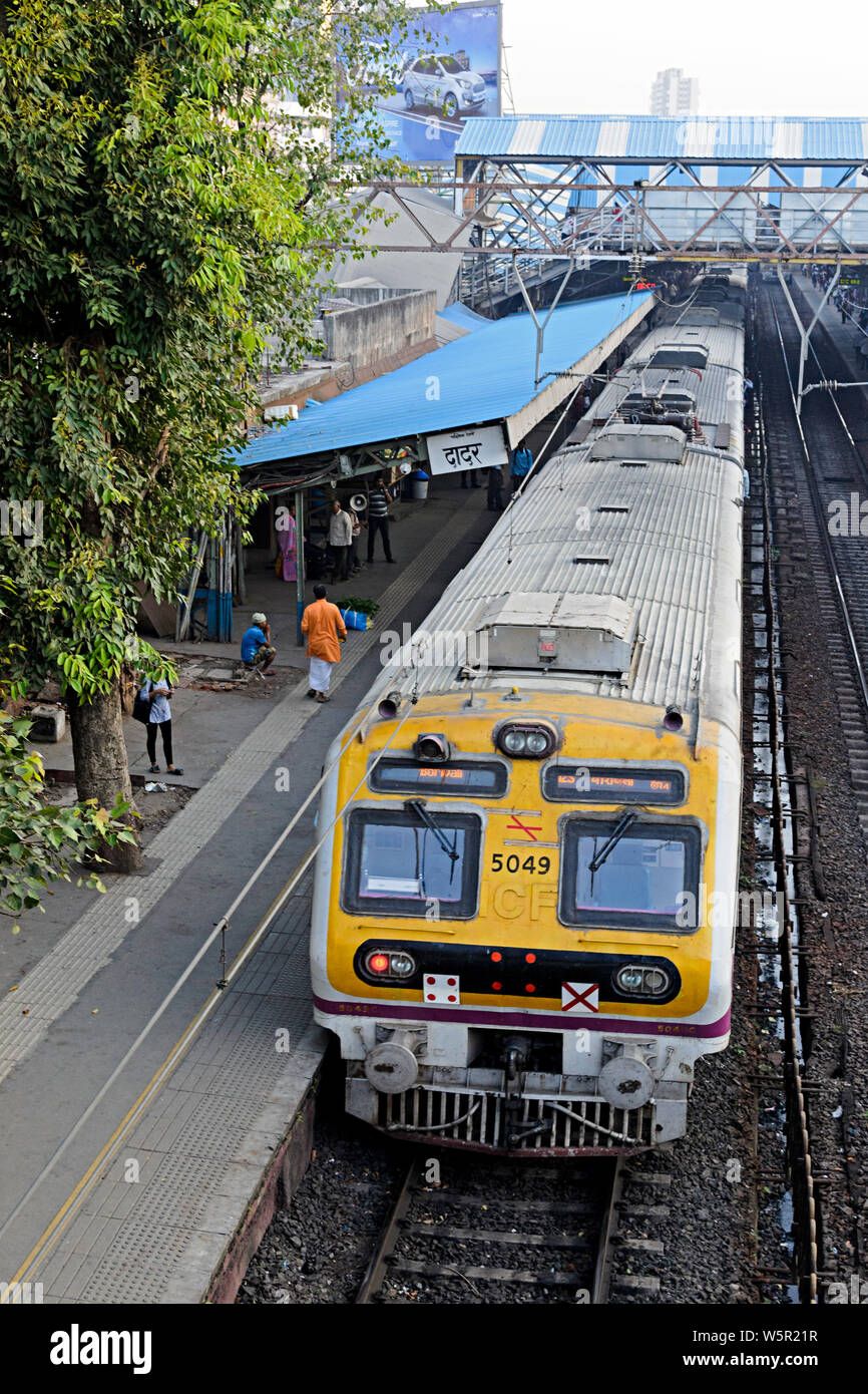 Dadar Railway Station Mumbai Maharashtra India Asia Stock Photo - Alamy