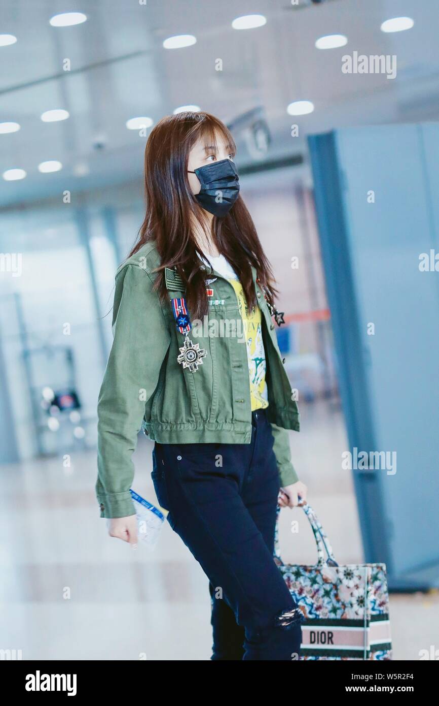 Singer and actress Li Yitong of Chinese girl idol group SNH48 arrives ...