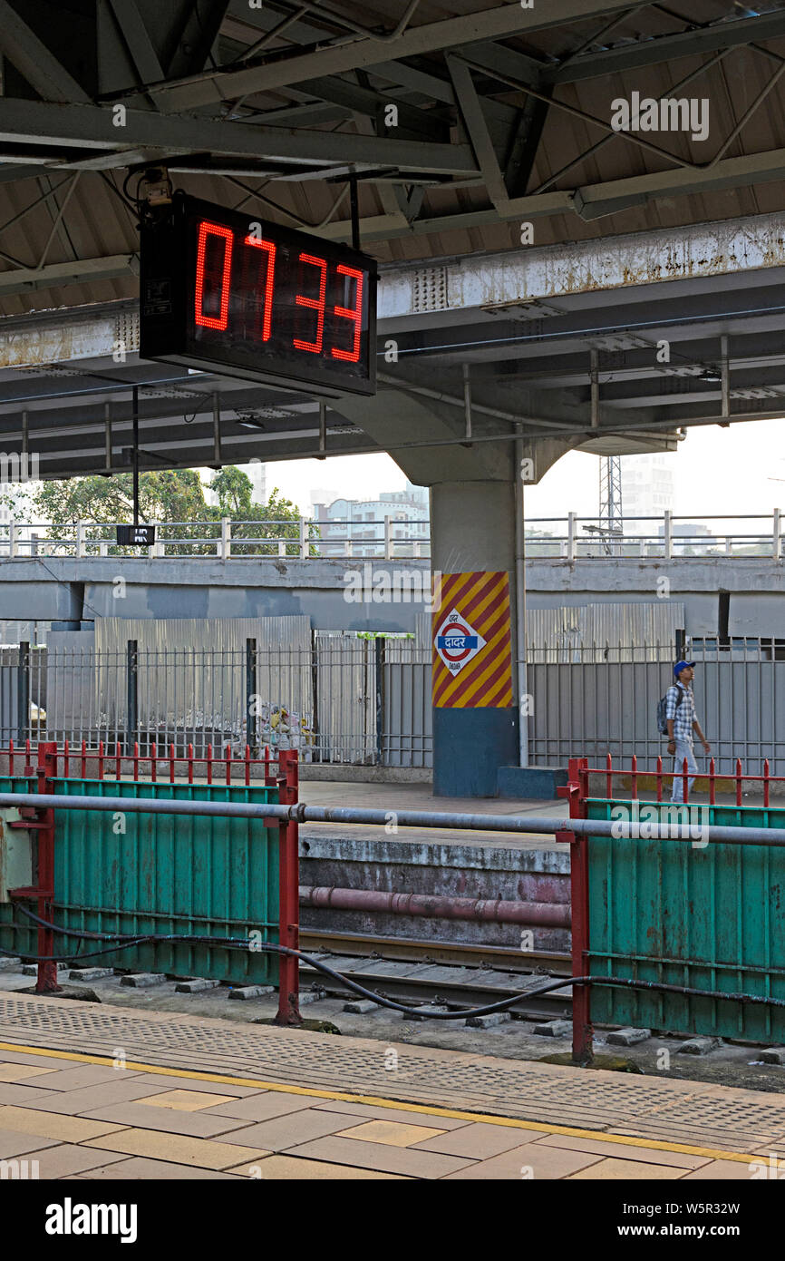 Dadar Railway Station Mumbai Maharashtra India Asia Stock Photo - Alamy