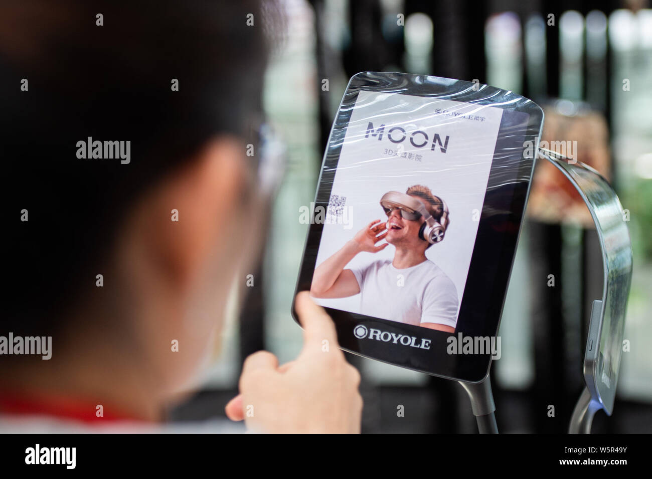 400 foldable devices launched by Royole Corp, a manufacturer of ...