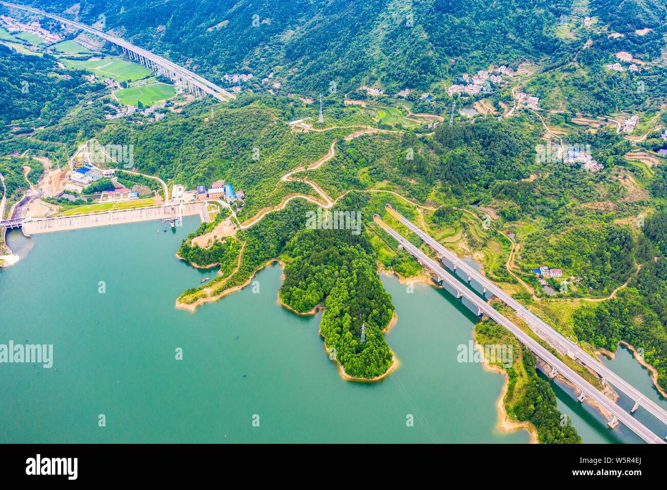 Fenghuangguan hi-res stock photography and images - Alamy