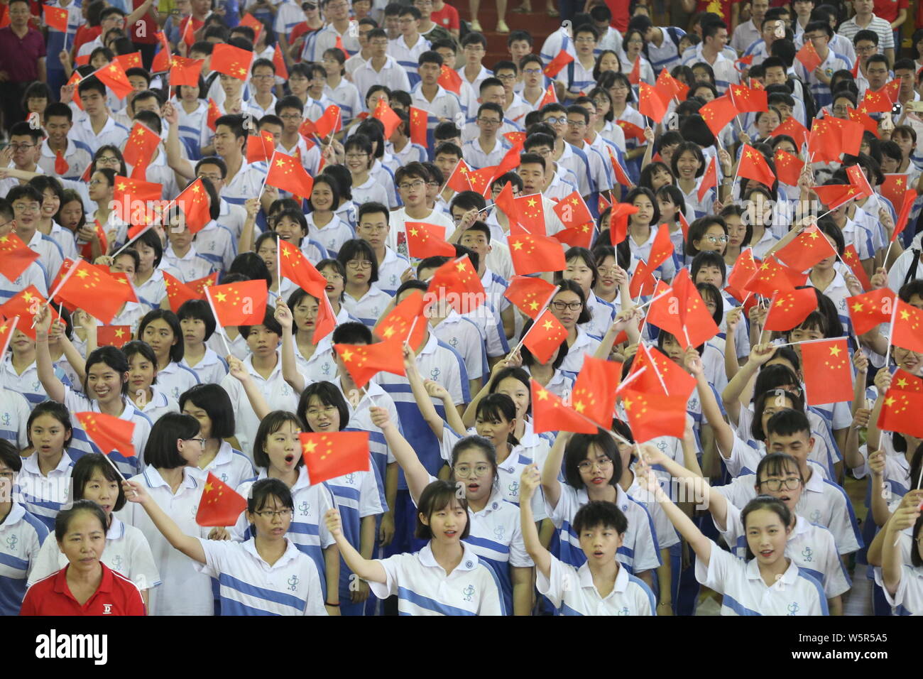 China high school graduation hi-res stock photography and images - Alamy