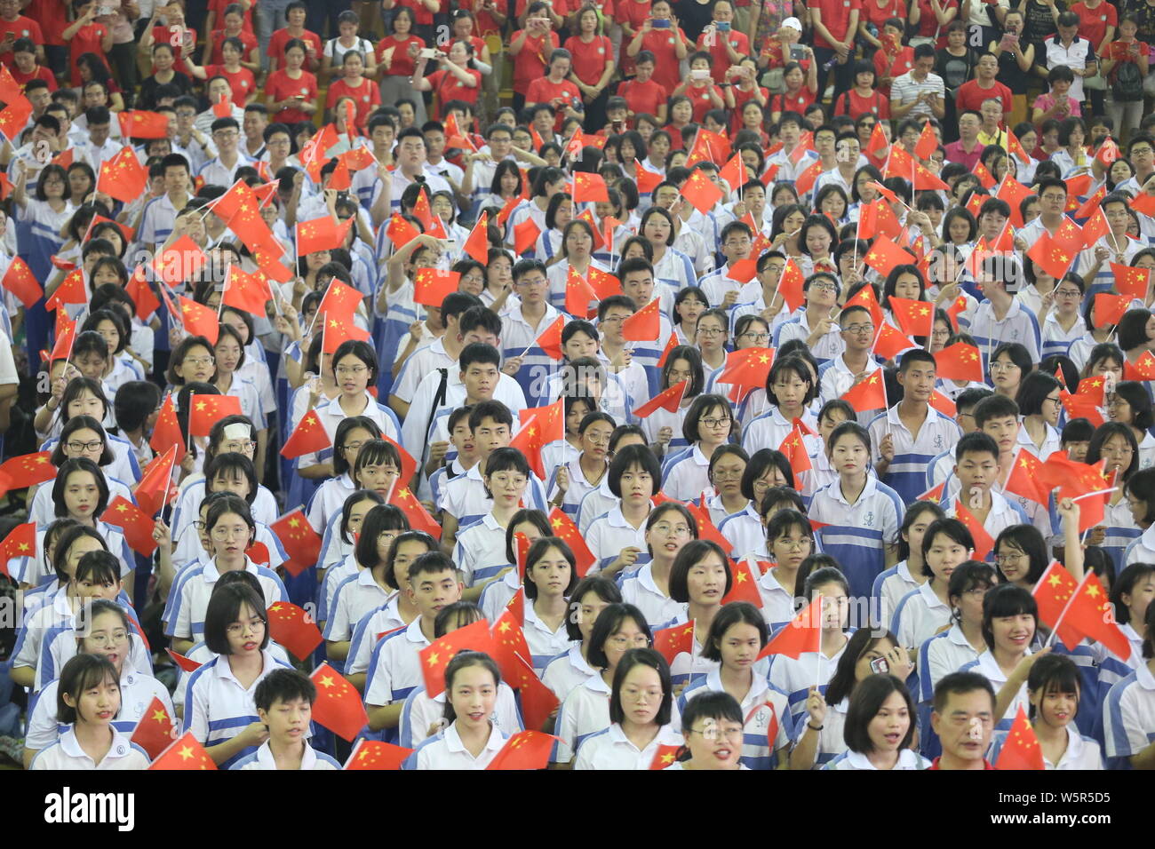 China high school graduation hi-res stock photography and images - Alamy