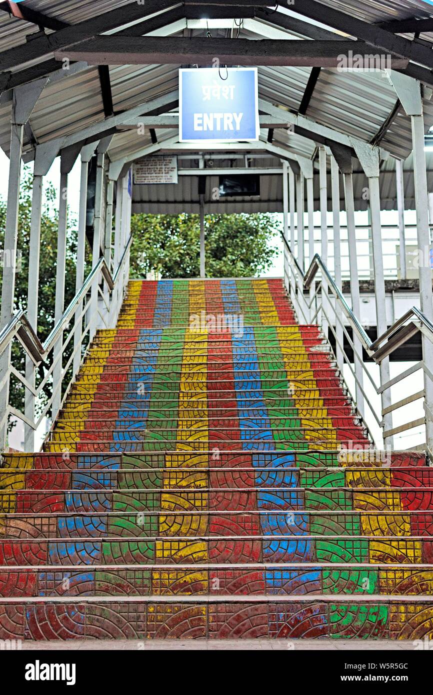 Matunga station hi-res stock photography and images - Alamy