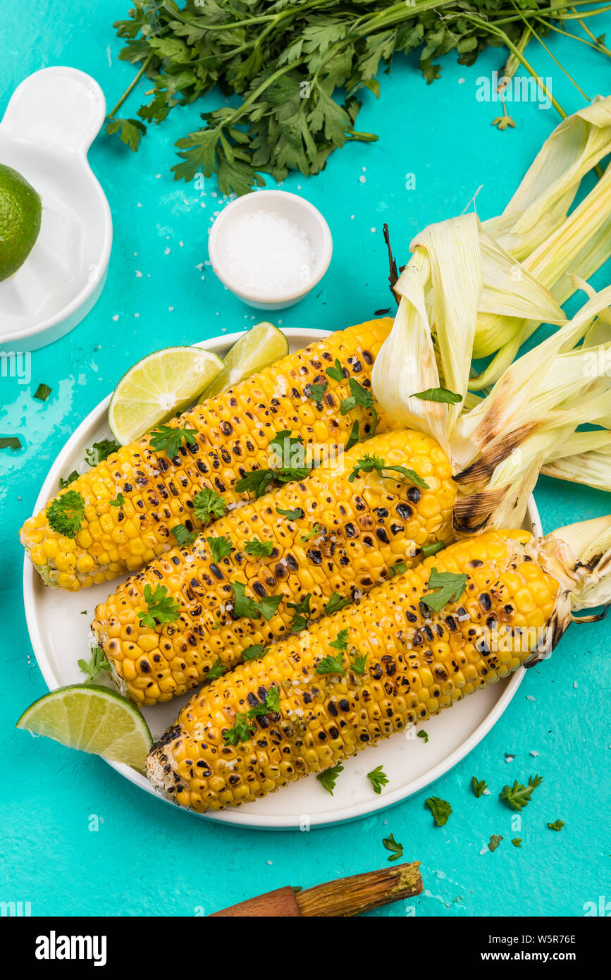 Grilled Whole Corn, Summer Picnik Food Stock Photo - Alamy