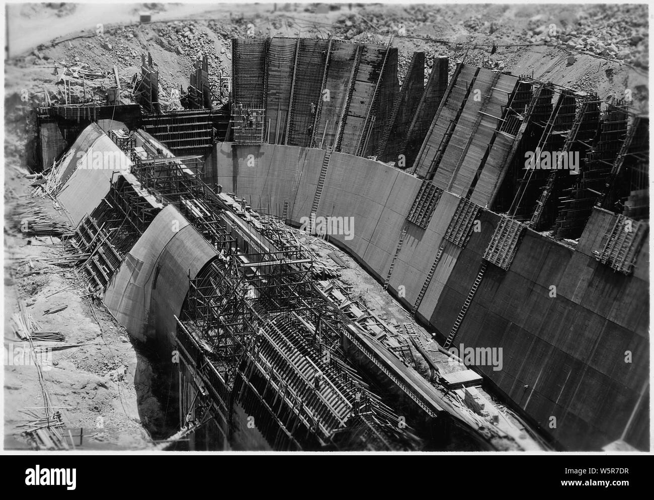 Looking upstream and across Arizona spillway. View shows construction ...