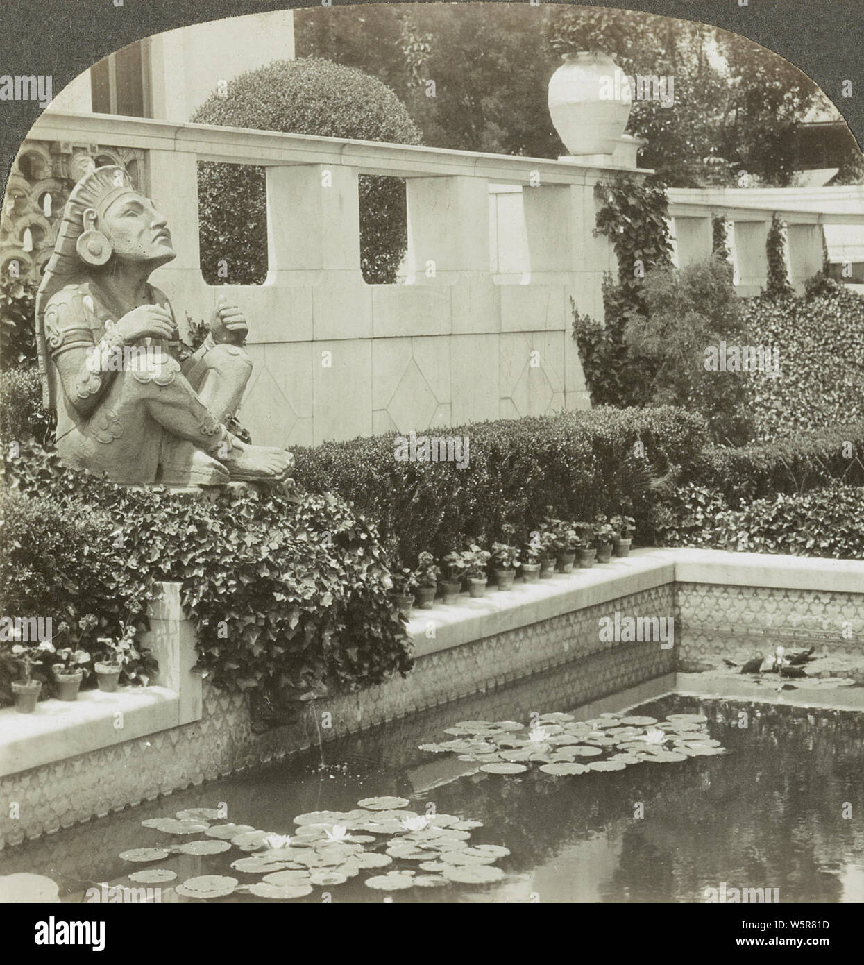Corner of the Aztec sunken gardens, Pan-American Union building ...