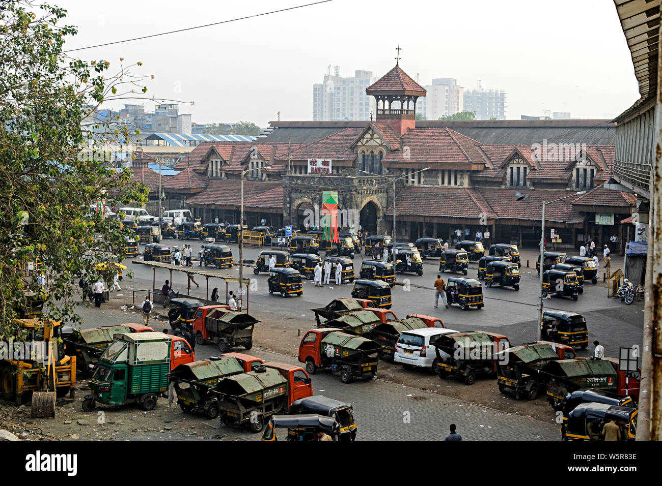 Bandra Railway Station Mumbai Maharashtra India Asia Stock Photo - Alamy