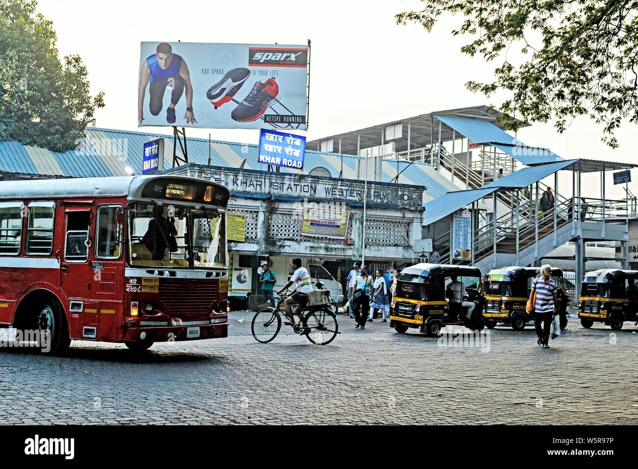 Khar Road Railway Station entrance Mumbai Maharashtra India Asia Stock Photo - Alamy