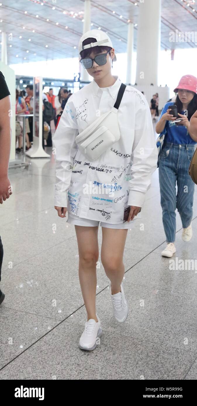 Chinese singer Chris Lee or Li Yuchun arrives at the Beijing Capital ...