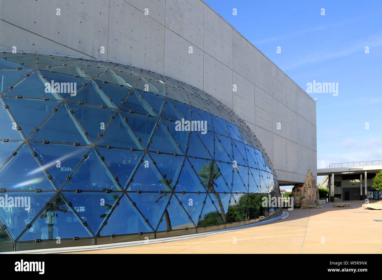 Museum geodesic dome hi-res stock photography and images - Alamy