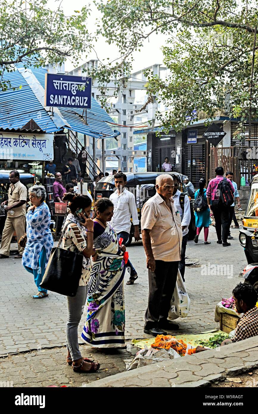 Santacruz Railway Station Mumbai Maharashtra India Asia Stock Photo - Alamy