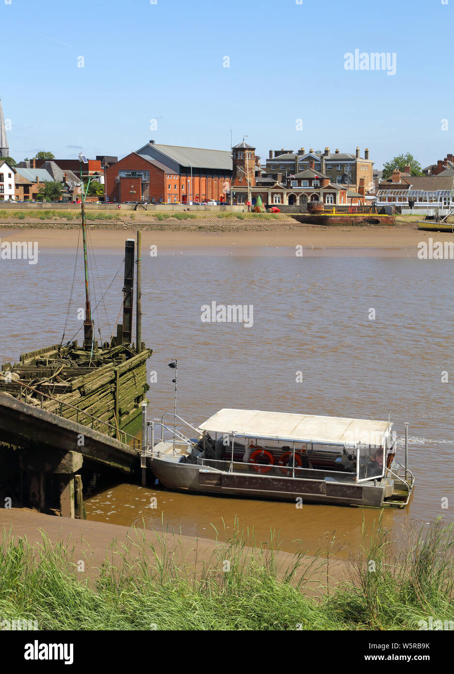 the ferry from west lynn to king's lynn on the norfolk coast Stock ...