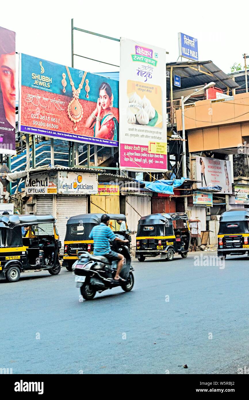 Vile parle station hi-res stock photography and images - Alamy