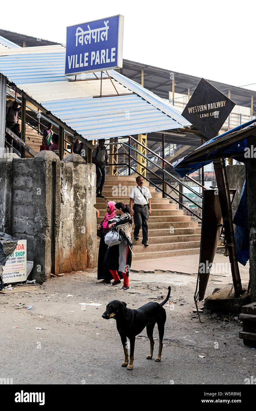 Vile Parle Railway Station Mumbai Maharashtra India Asia Stock Photo ...
