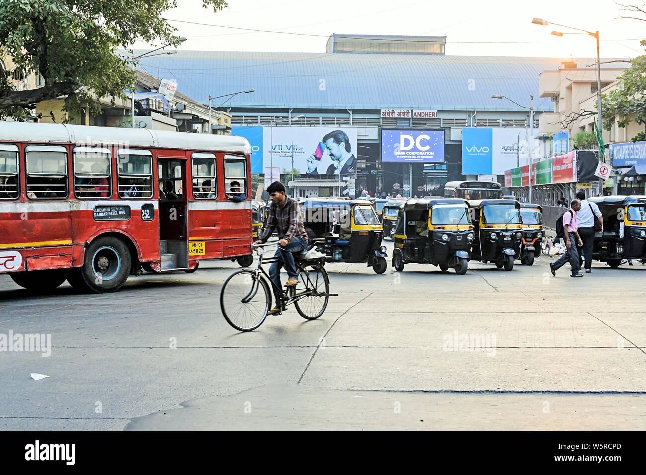 Andheri Railway Station Mumbai Maharashtra India Asia Stock Photo - Alamy