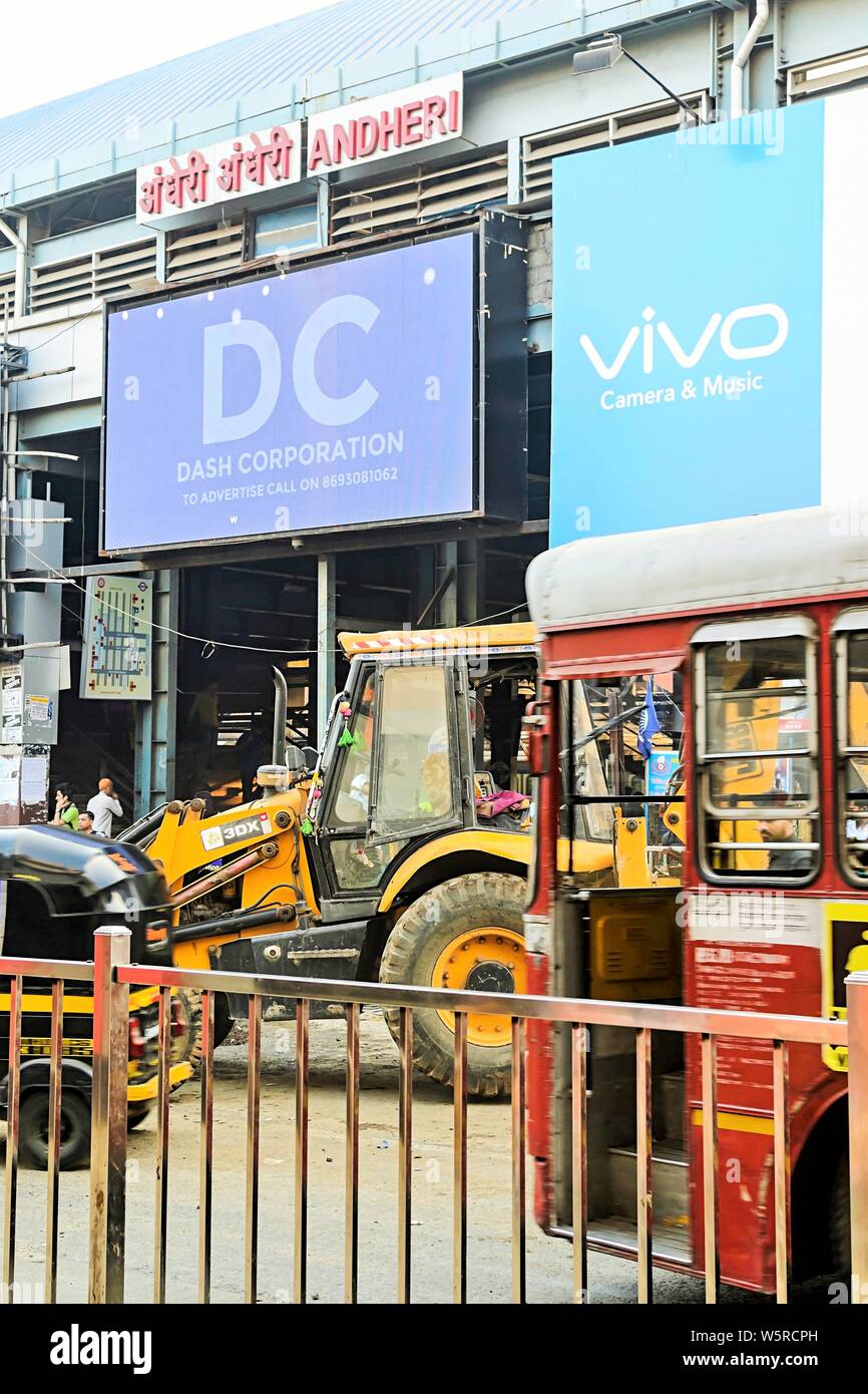Asian andheri railway station hi-res stock photography and images - Alamy