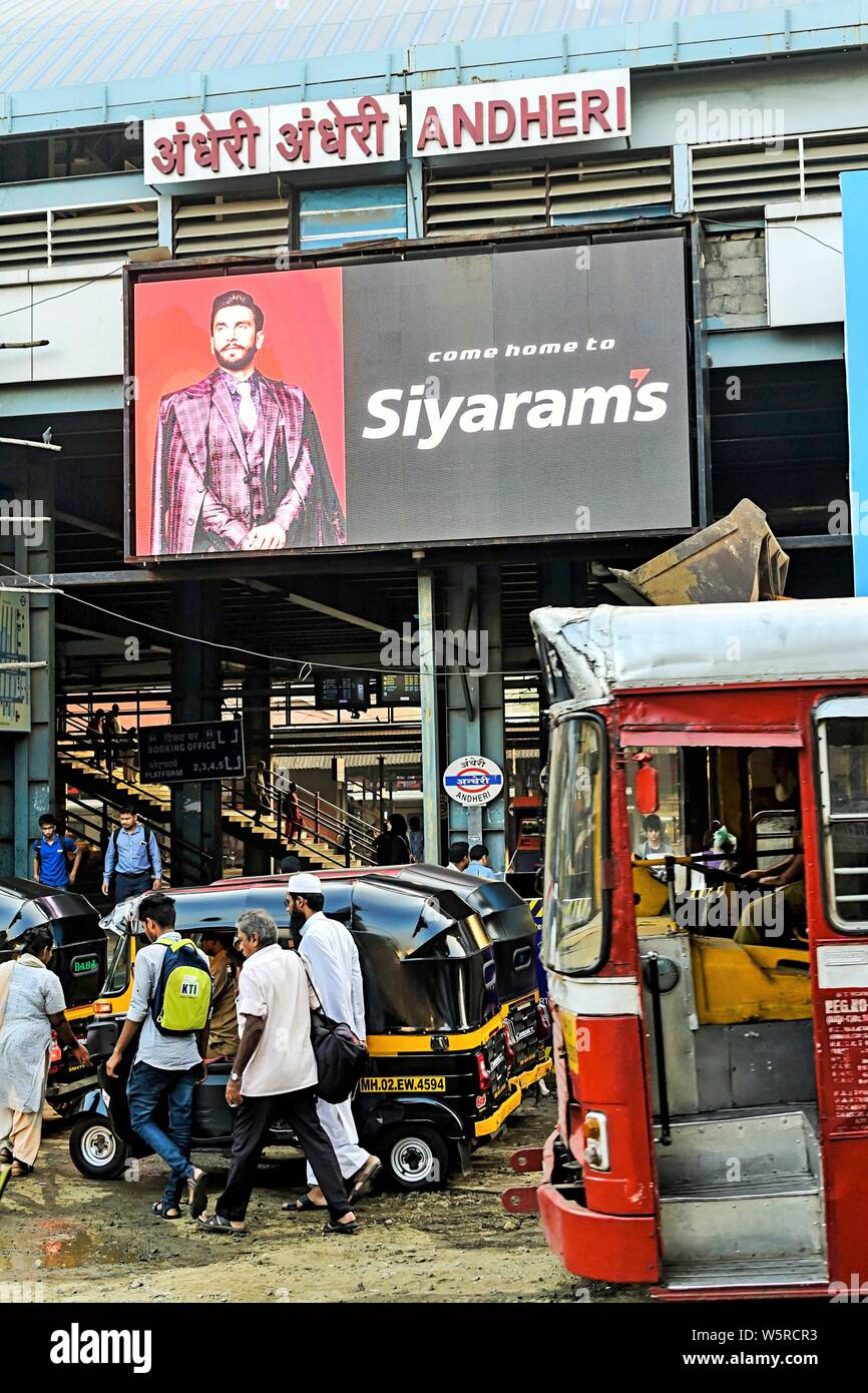 Andheri railway station mumbai maharashtra hi-res stock photography and ...