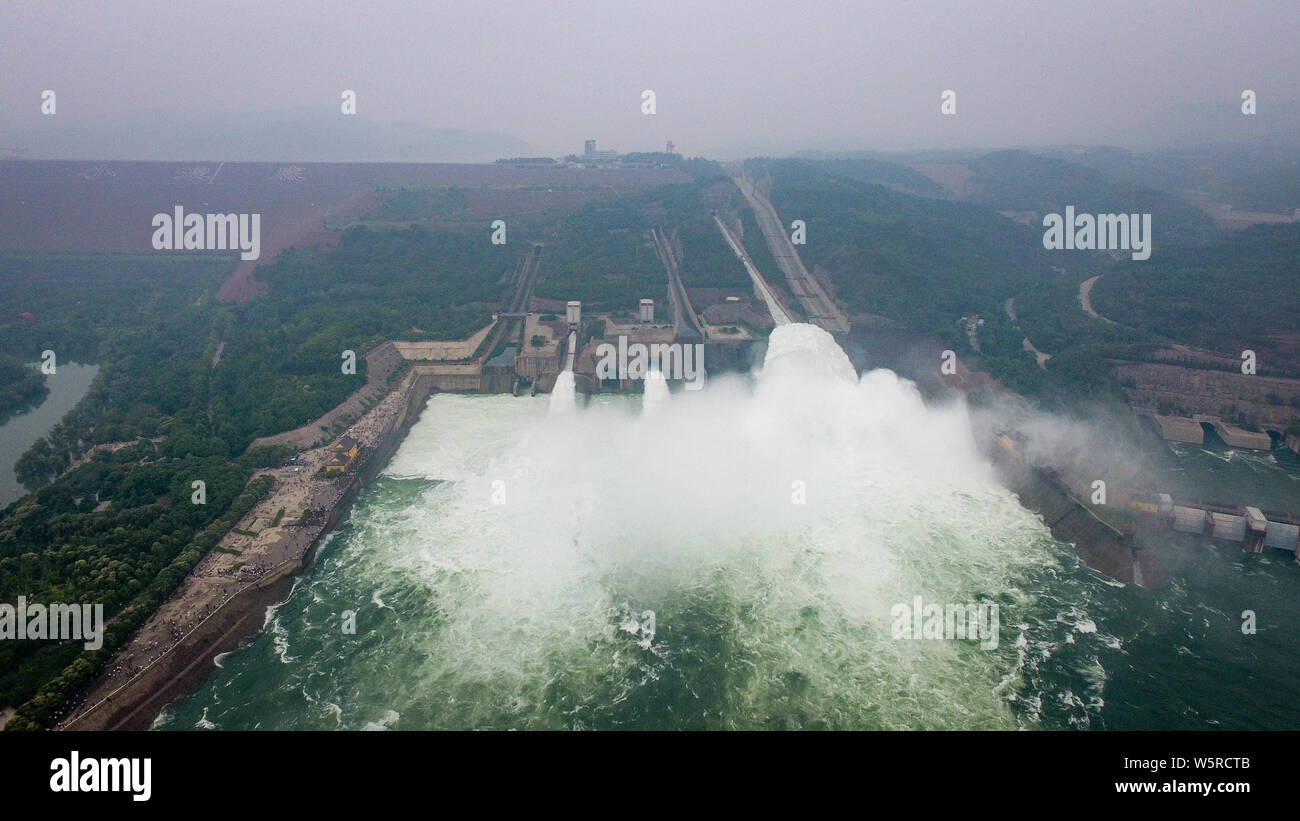 Xiaolangdi reservoir yellow river henan hi-res stock photography and ...