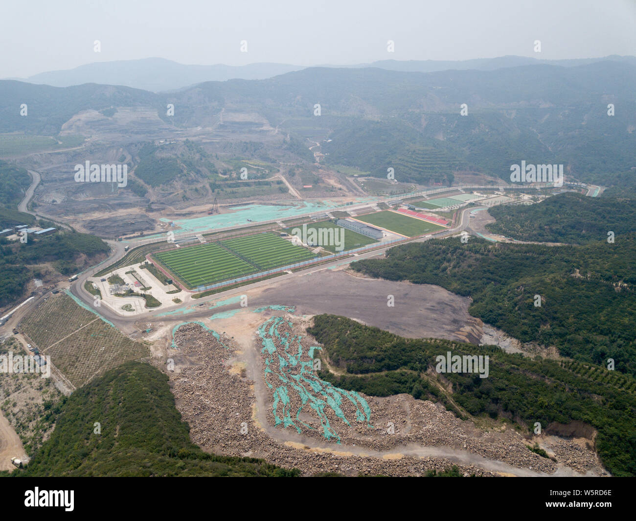 Landfills In China High Resolution Stock Photography and Images - Alamy