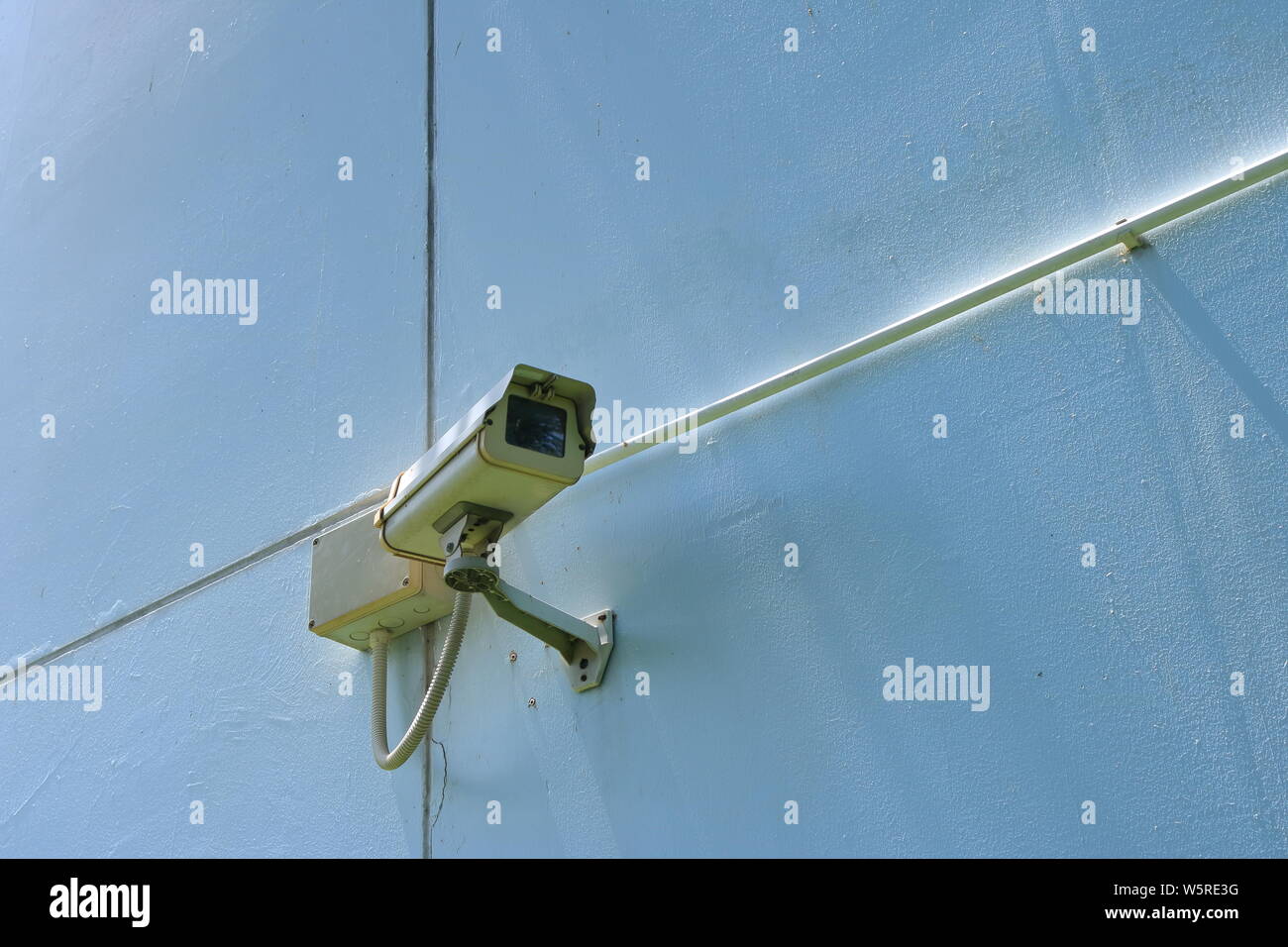 Installing cctv system hi-res stock photography and images - Alamy