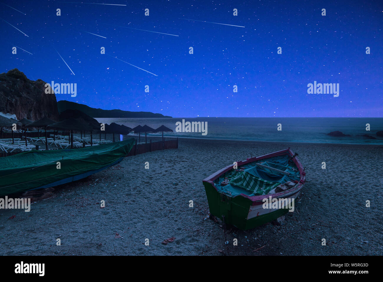 Glowing ocean shooting star hi-res stock photography and images - Alamy