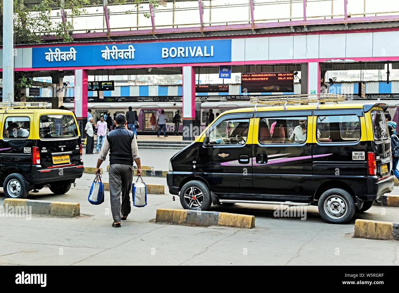 Borivali Railway Station Mumbai Maharashtra India Asia Stock Photo - Alamy
