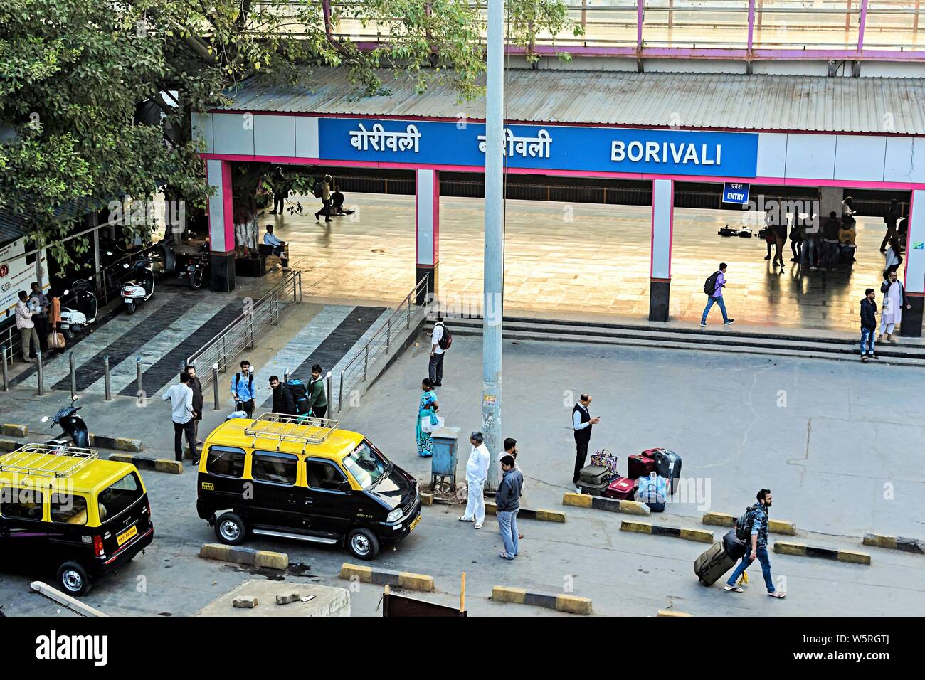 Borivali Railway Station Mumbai Maharashtra India Asia Stock Photo - Alamy