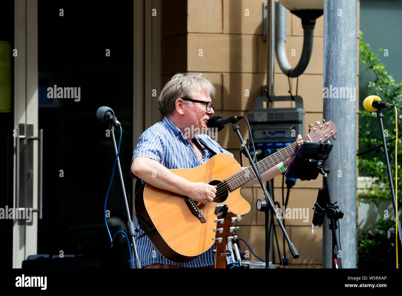 Outdoor Festival Singer High Resolution Stock Photography and Images ...