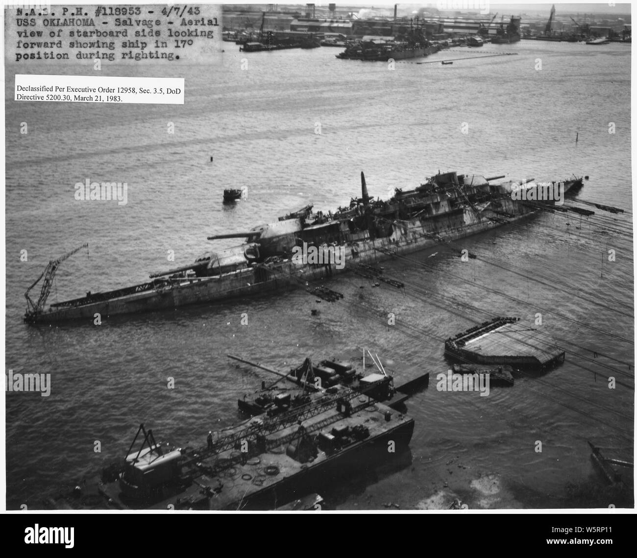 Uss oklahoma salvage hi-res stock photography and images - Alamy
