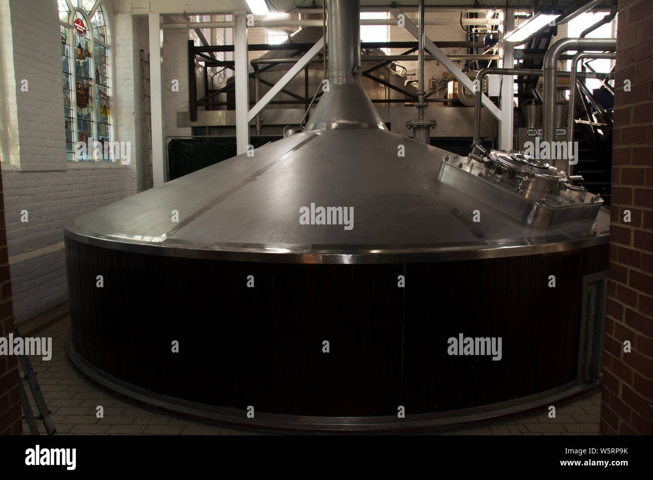 KENT; FAVERSHAM; SHEPHERD NEAME BREWERY; MASH CONVERSION VESSEL Stock ...