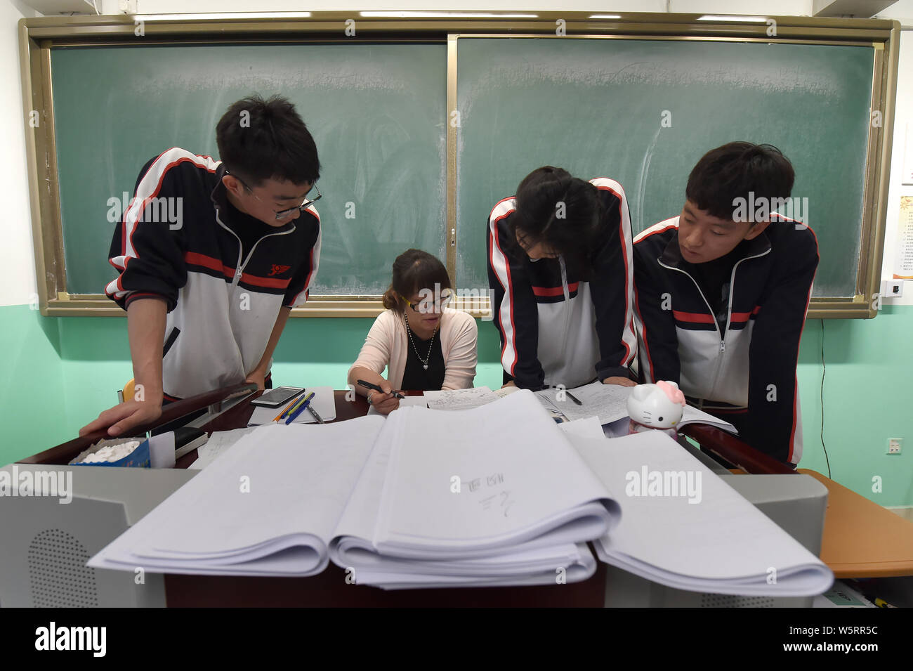 Chinese students prepare for the upcoming annual college entrance ...