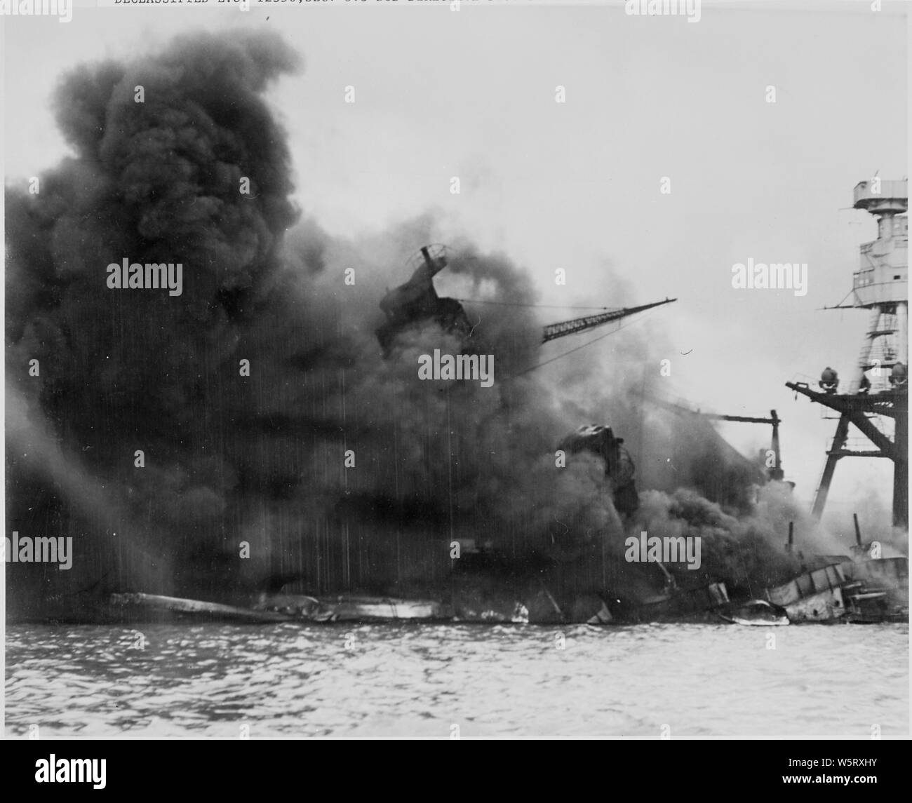 Uss arizona sinking in pearl harbor hi-res stock photography and images ...