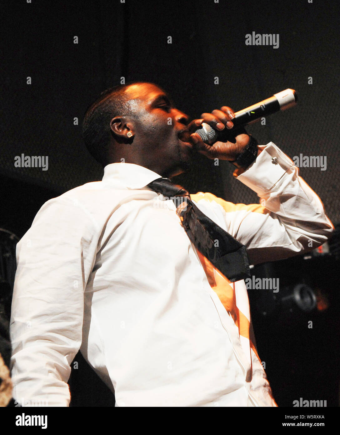 Akon performs at the Key Club in W. Hollywood Stock Photo - Alamy