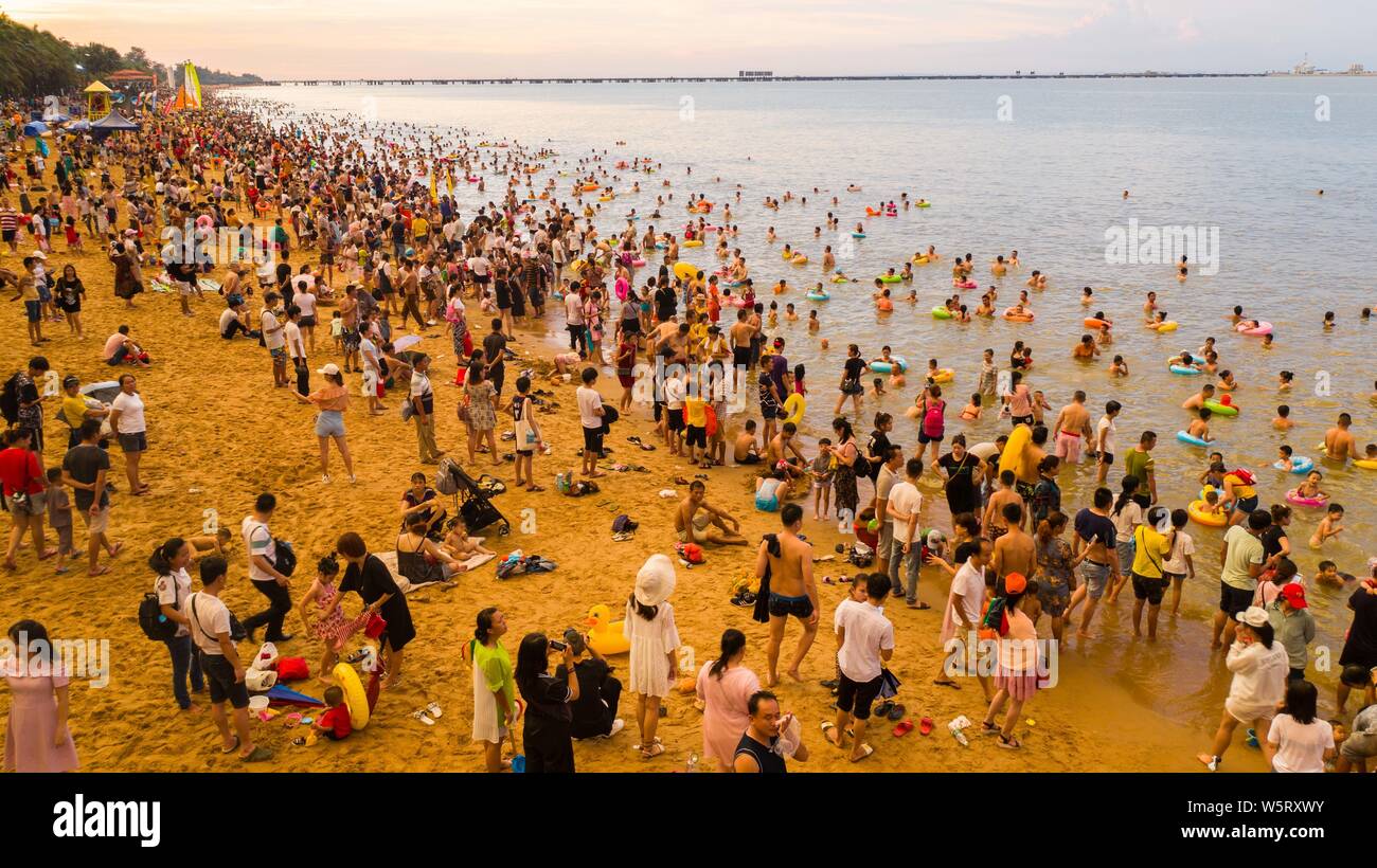 Haikou resort hi-res stock photography and images - Alamy