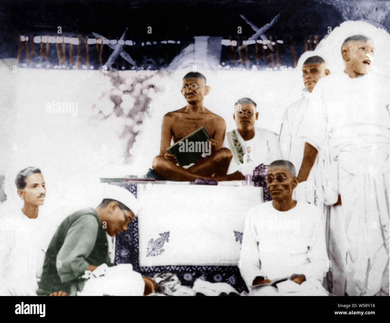 Mahatma gandhi meeting people hi-res stock photography and images - Alamy