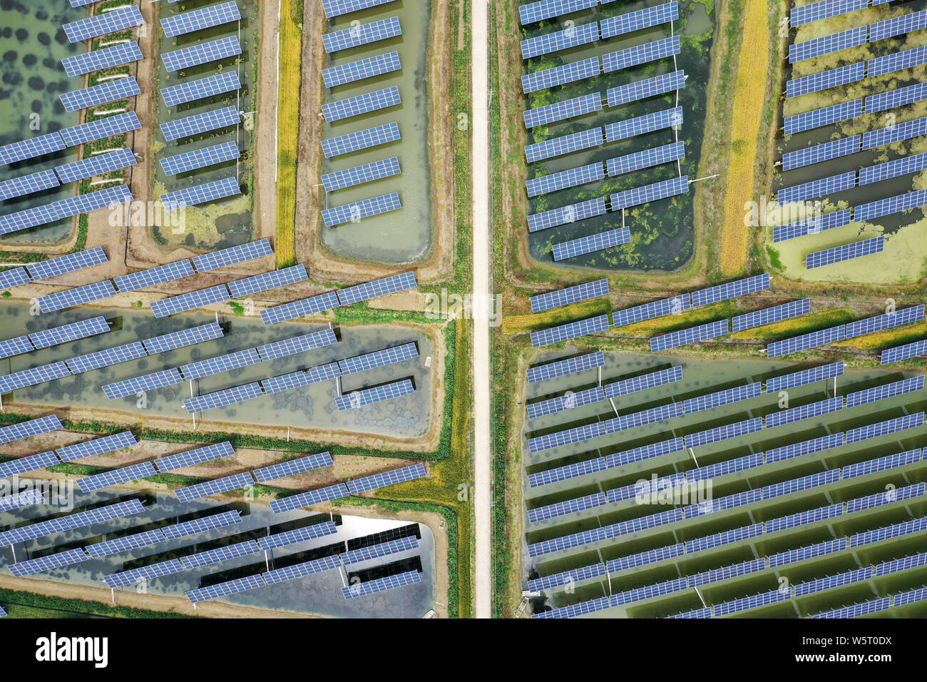 Solar farm china hi-res stock photography and images - Alamy