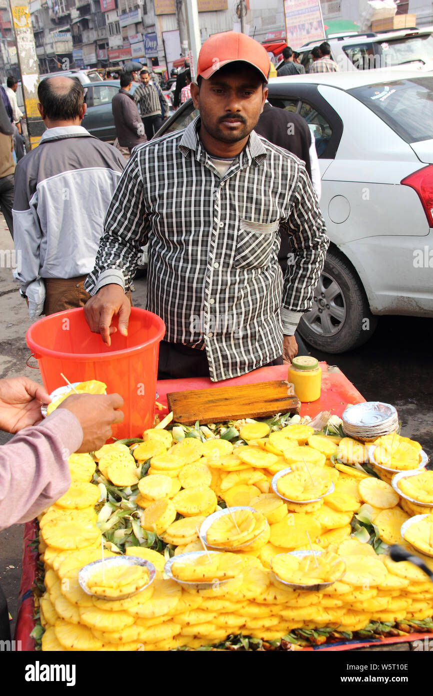 Chaat stall hi-res stock photography and images - Alamy