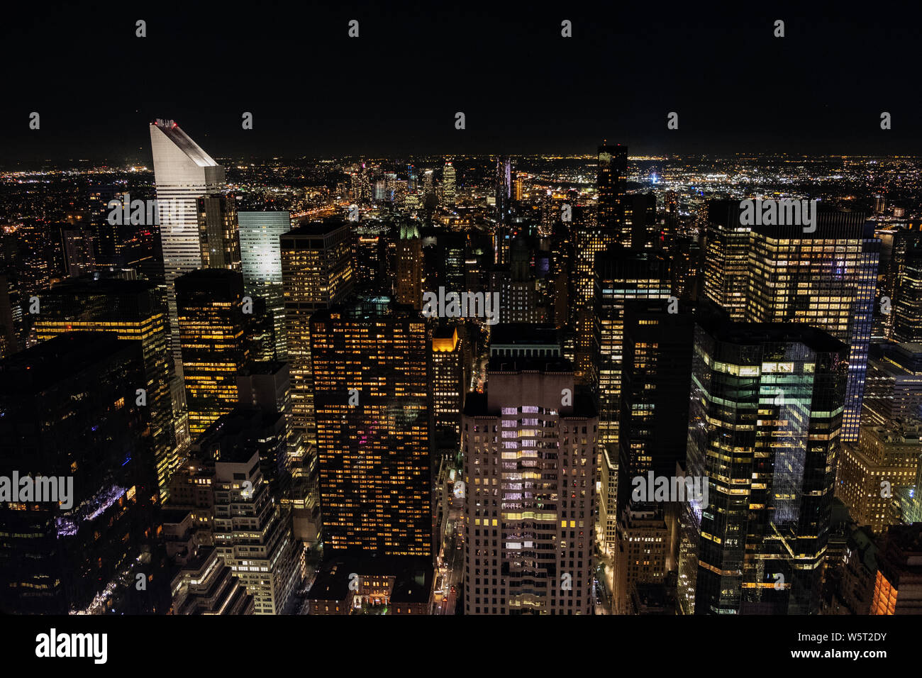 New york city skyline panorama at night hi-res stock photography and ...