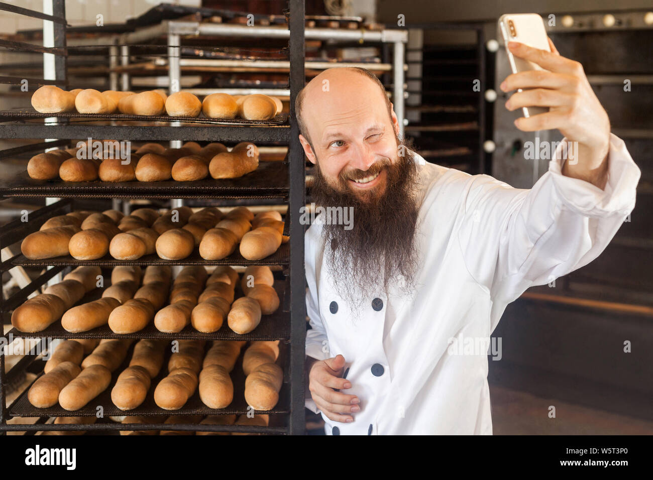 Bread making factory hi-res stock photography and images - Alamy