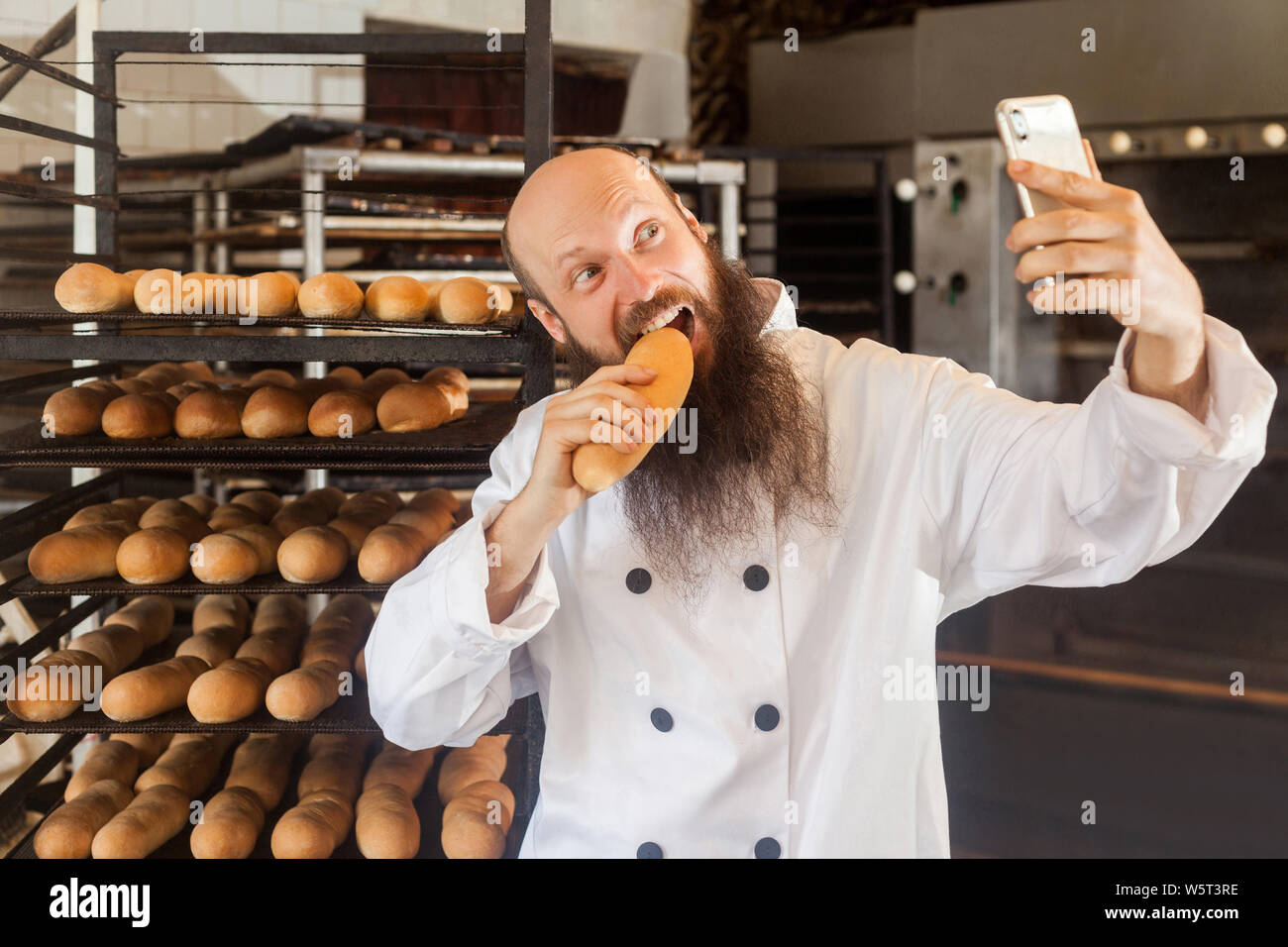 Bread making factory hi-res stock photography and images - Alamy