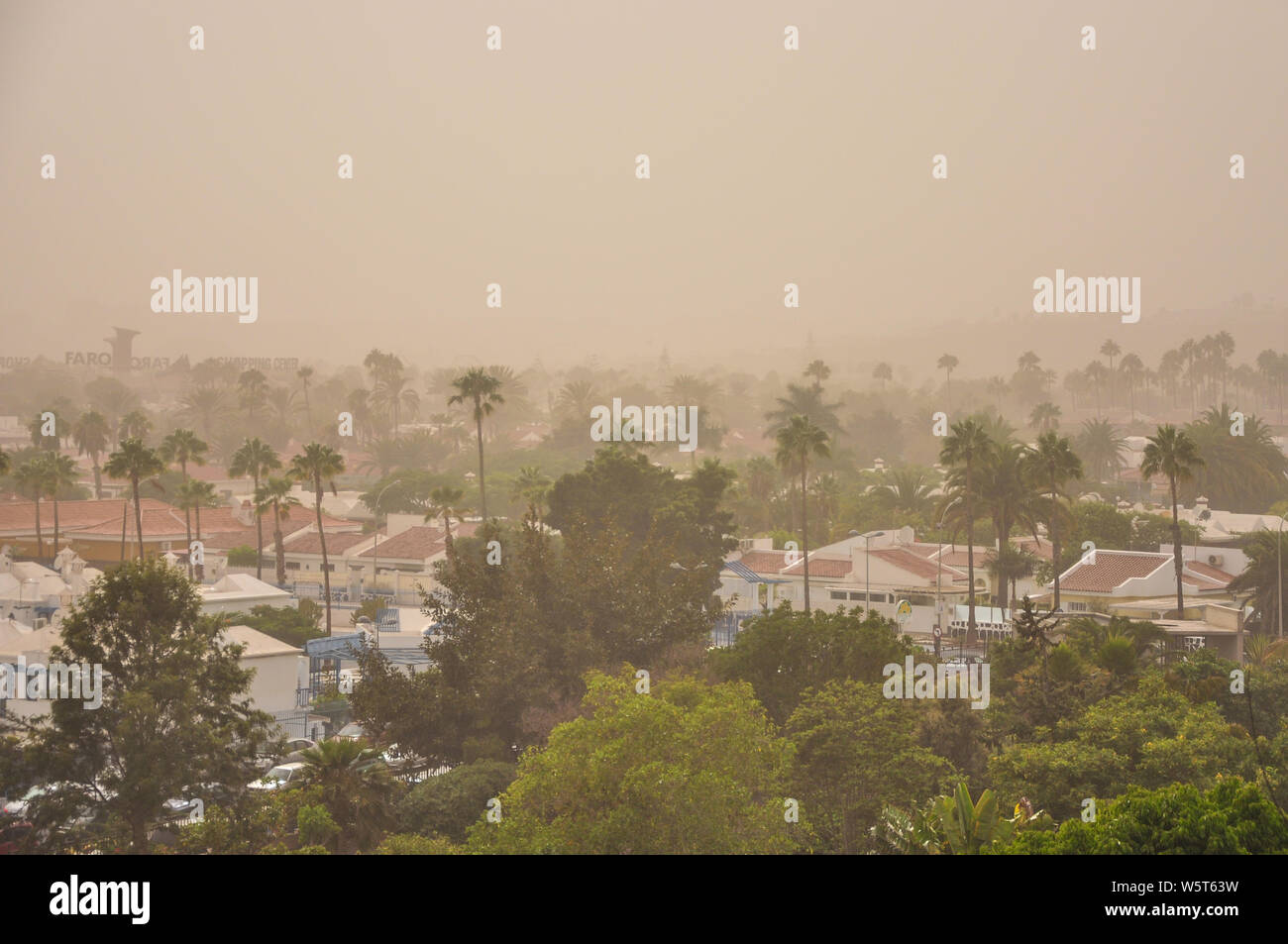 Dust from sahara desert hi-res stock photography and images - Alamy
