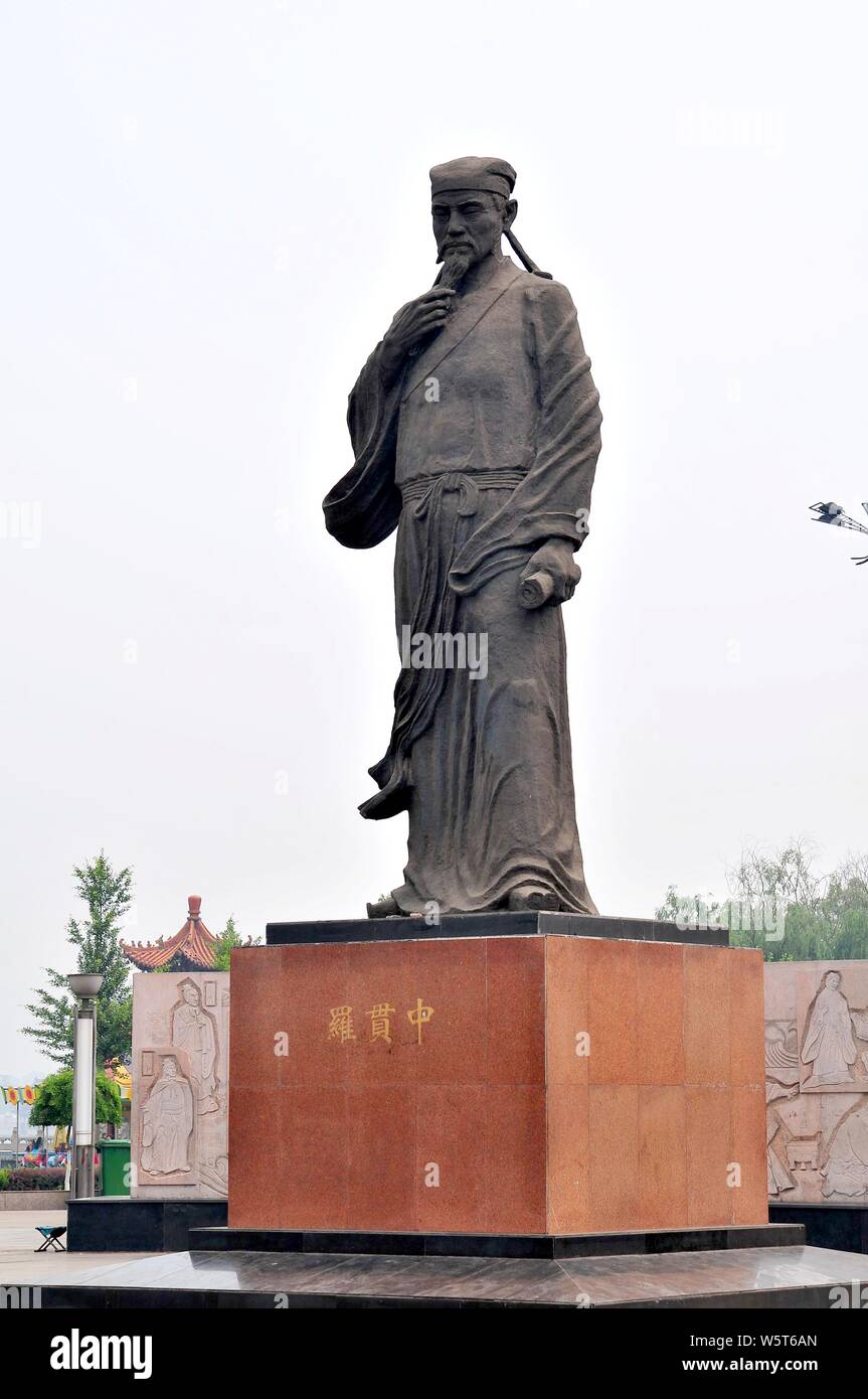 A bronze statue of ancient Chinese writer Luo Guanzhong of the Ming ...