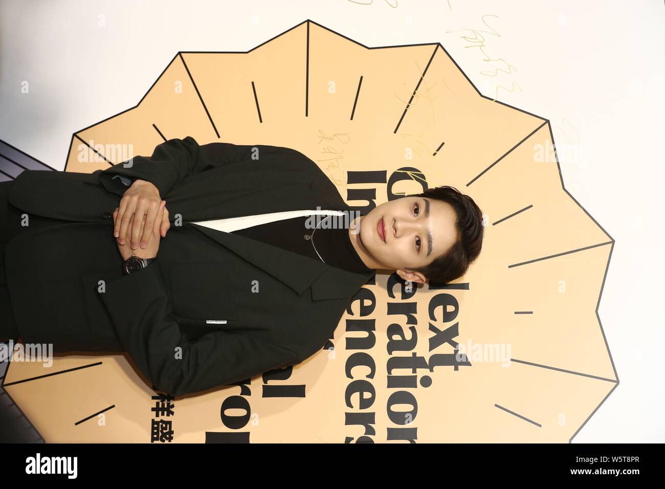 Taiwanese singer Lai Kuan-lin, also romanized as Lai Guan-lin, and a ...