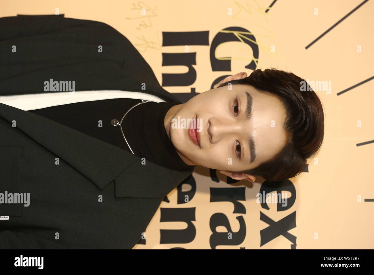 Taiwanese singer Lai Kuan-lin, also romanized as Lai Guan-lin, and a ...