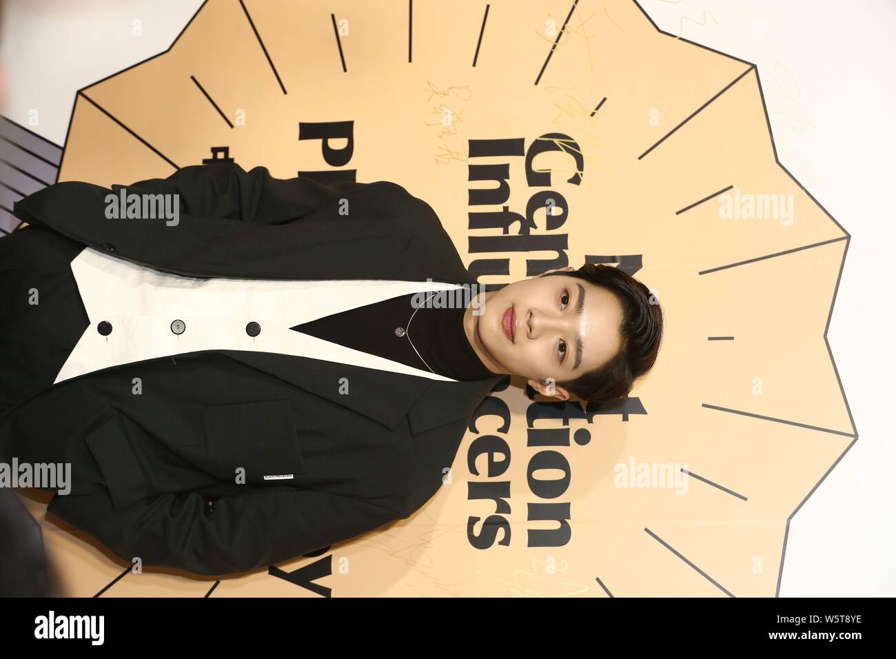 Taiwanese singer Lai Kuan-lin, also romanized as Lai Guan-lin, and a ...