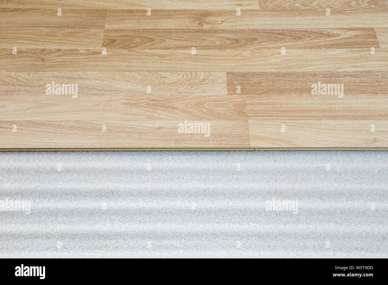 Laminate, the structure of wood, wooden boards and insulating substrate ...