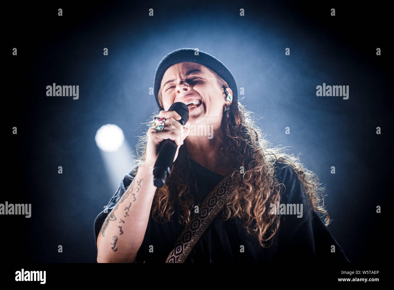 Tash sultana hi-res stock photography and images - Alamy