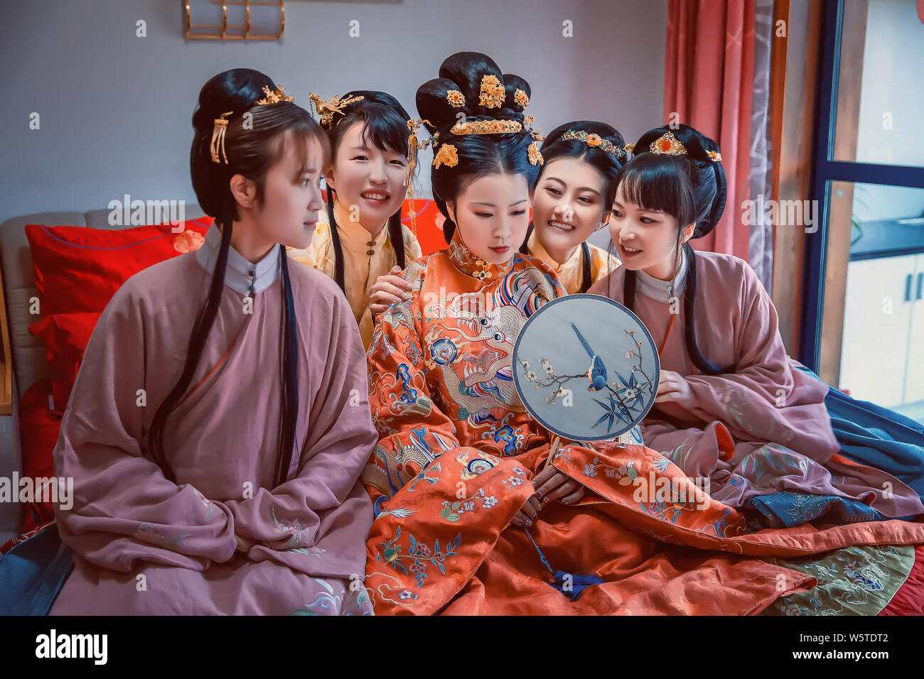 Chinese woman Wang Cong dressed in traditional Chinese Han wedding ...