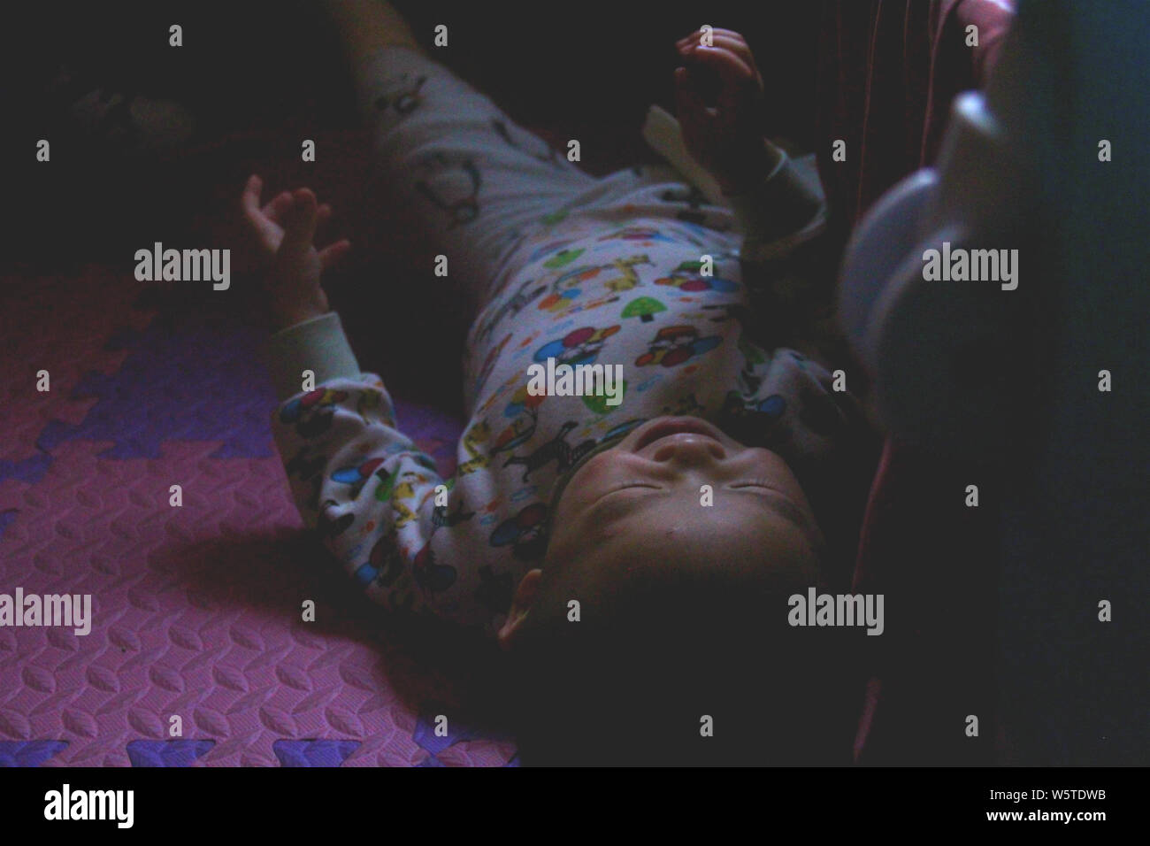 2-year-old physically handicapped baby Wenbo from southern China's ...